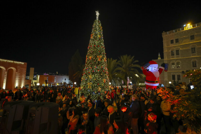 The Jewish stories behind your favorite Christmas Songs - Israel365 News