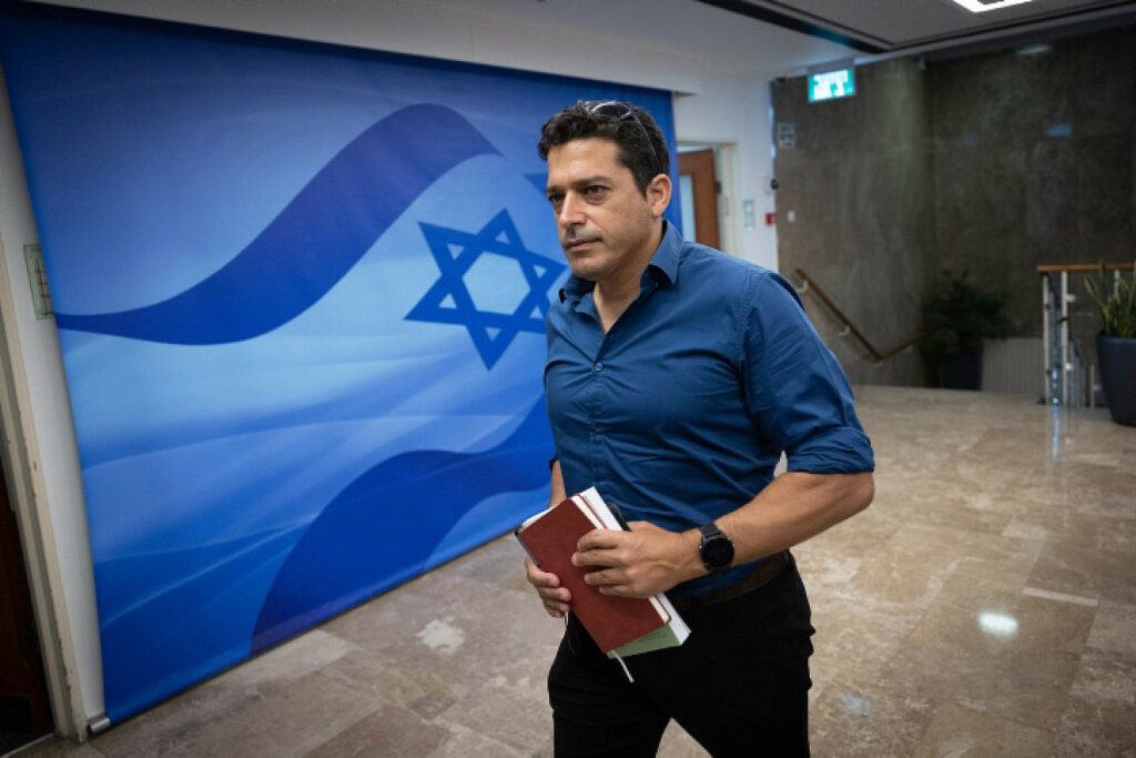 Israeli Minister to New York Jews: “This Is the Moment to Choose Israel ...