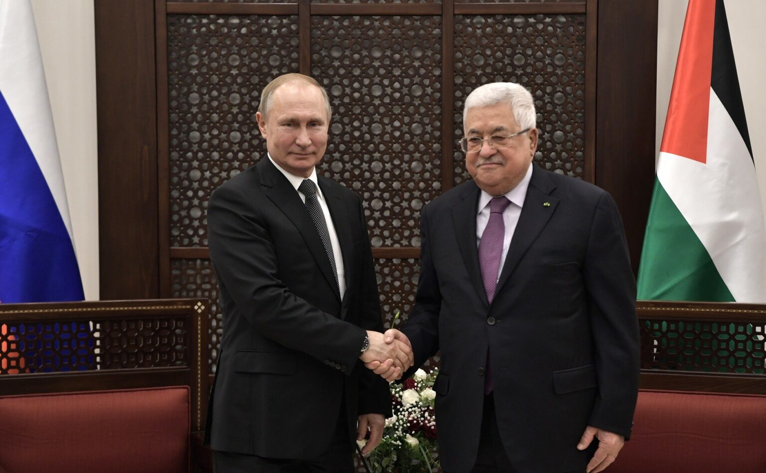 Putin and Abbas agree 'mutual commitment' to Russia-Palestine relations ...