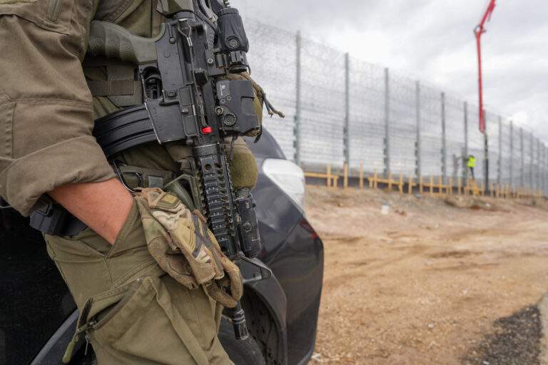 Bedouin impersonate IDF in armed jewelry store heist, highlighting ...