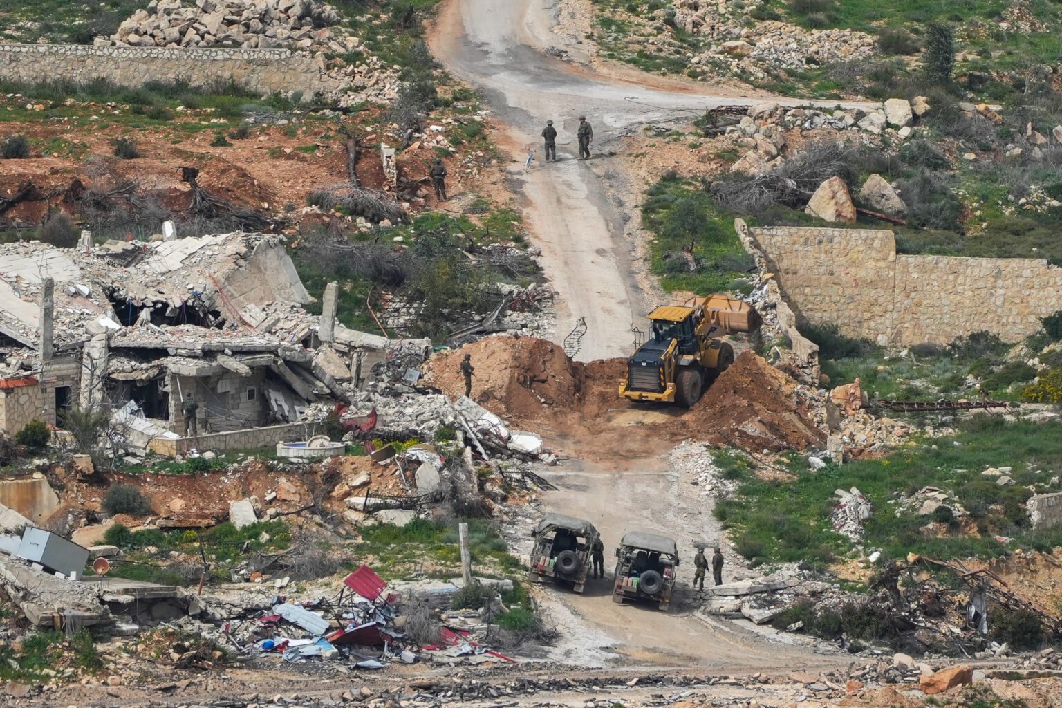 "The Gavlan Will Be Desolate": IDF Encircles Bint Jbeil as Ancient Gog ...