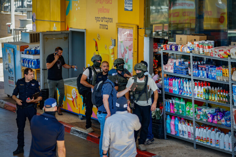 Terrorist kills IDF reservist in central Israel shooting spree; 5,051 ...